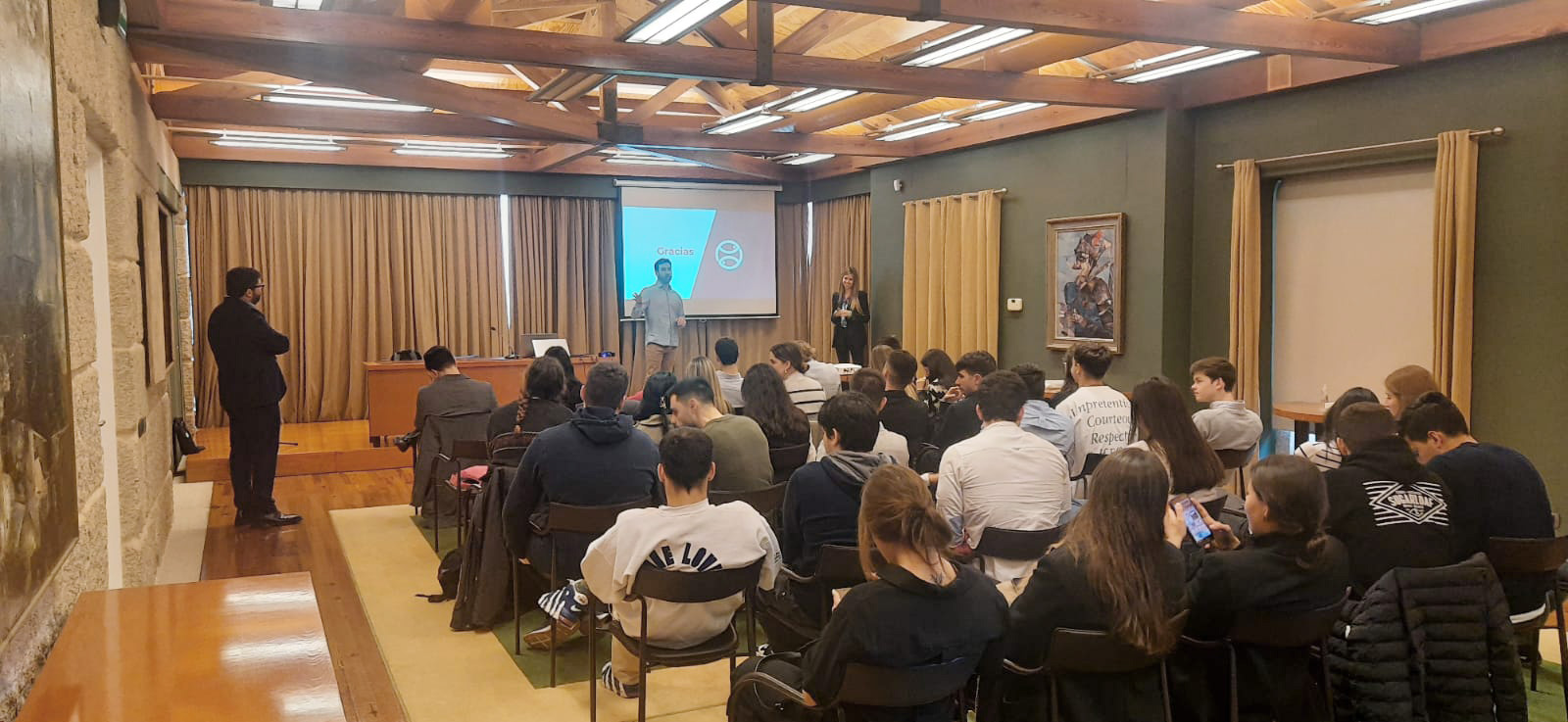 Managers from 12 Galician companies share with UIE students what ...