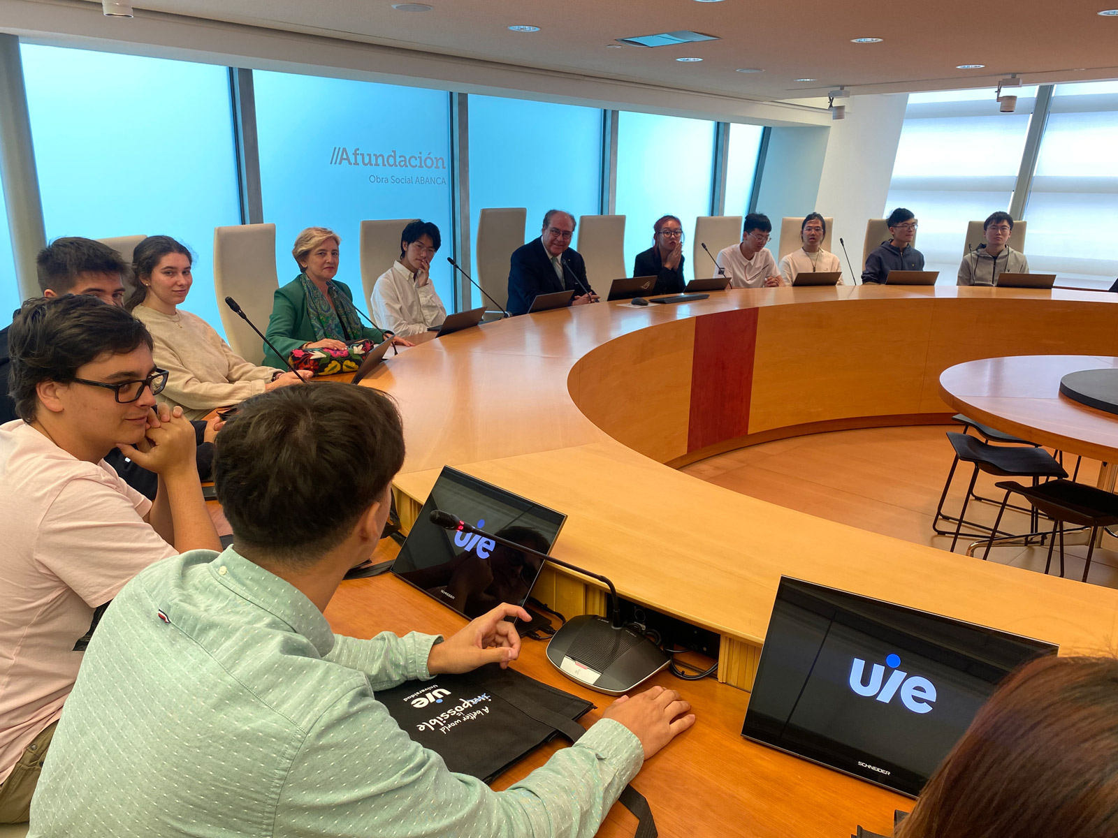Estudiantes procedentes de China que cursan el DARI de UIE visitan A ...